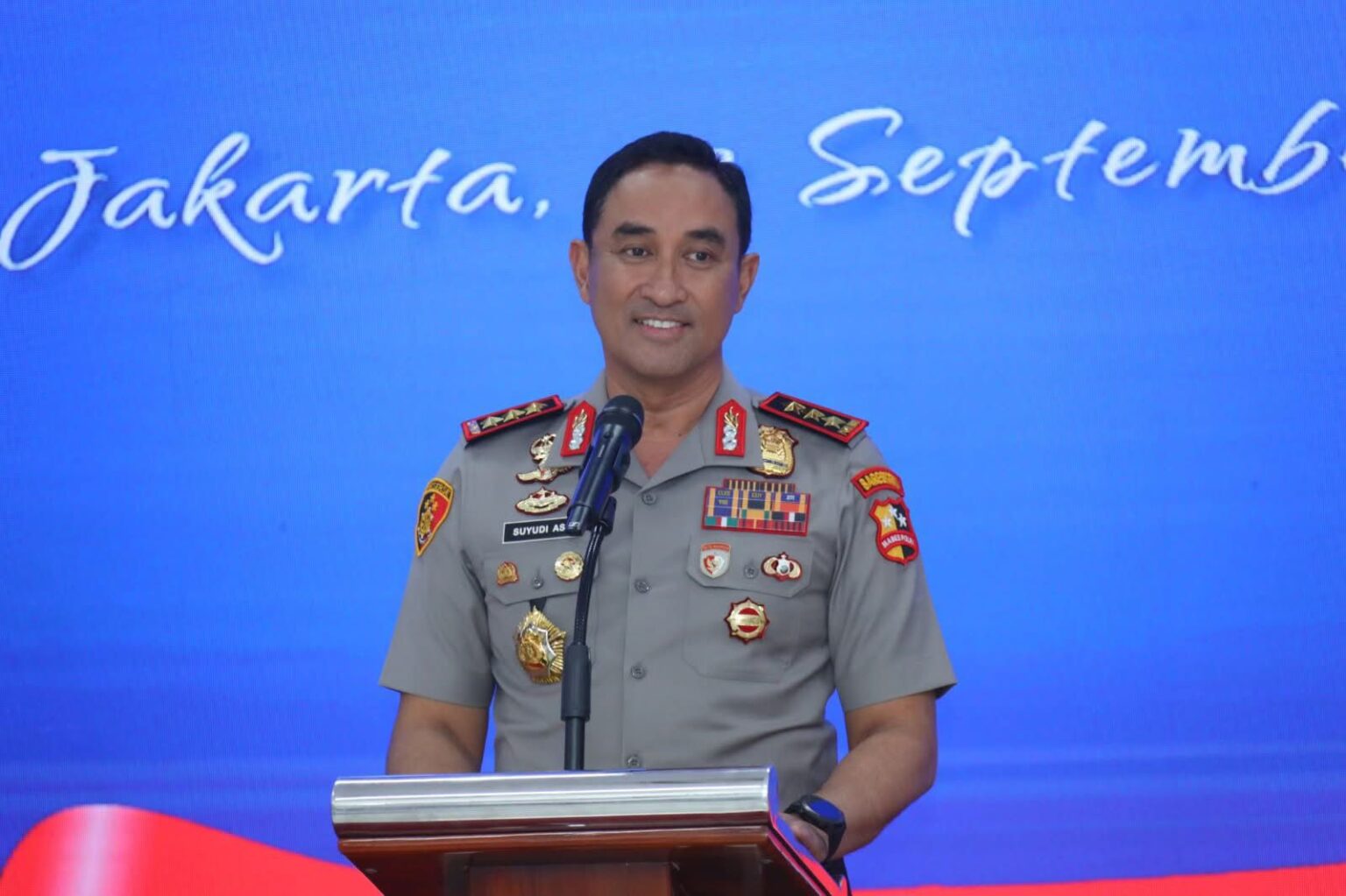 KAPOLRI PIMPIN KORPS RAPORT: KEPALA BNN RI SUYUDI ARIO SETO RESMI SANDANG PANGKAT KOMJEN POL ...